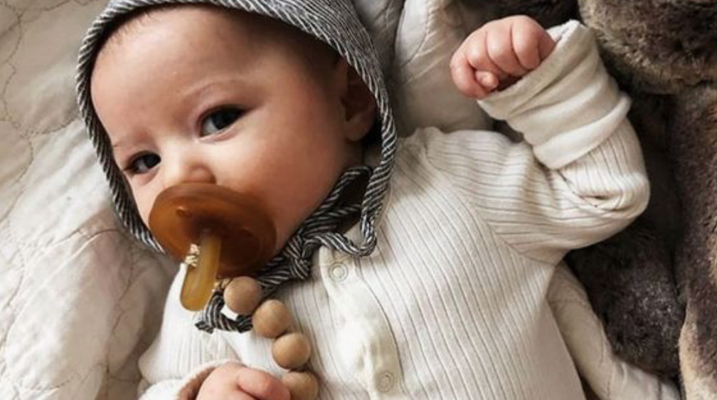 Baby tijdens keizersnede in wang gesneden: ouders krijgen geld van ...